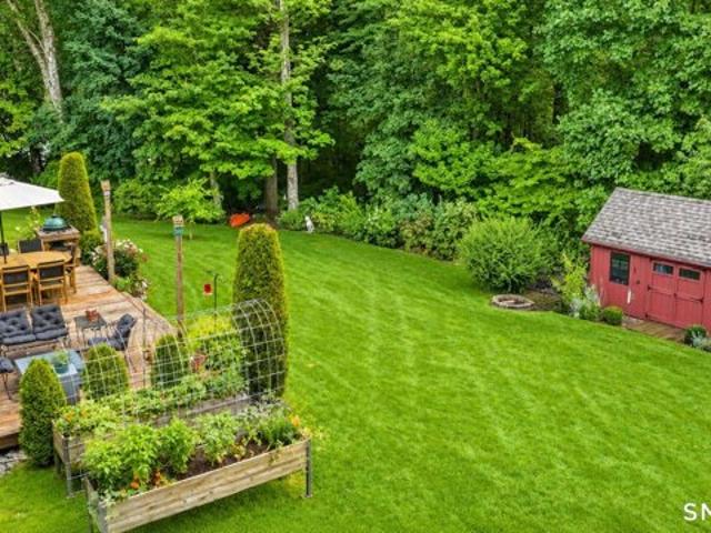 Blueberry Knls, Middlebury, Home For Sale
