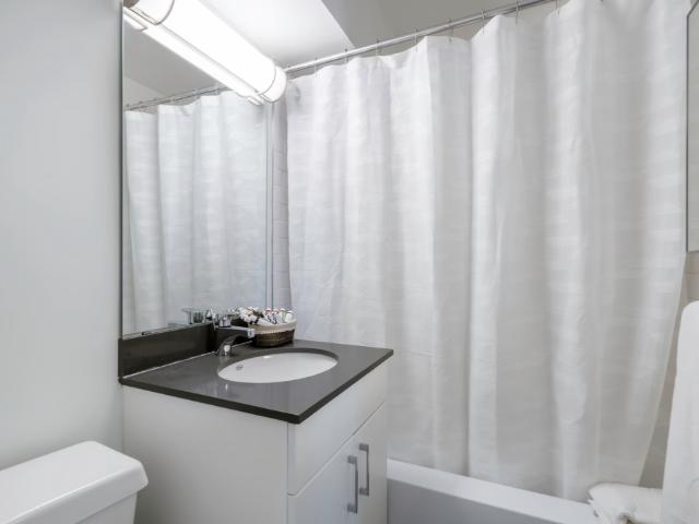 Blueground Boston Studio Apartment for Rent at 8 Whittier Pl #6642A, Boston, MA 02114 West End