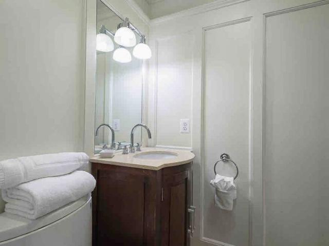 Blueground Washington DC 3 Bedroom Apartment for Rent at 1503 Vermont Ave Nw #1499792P, Washington, DC 20005 Logan Circle Shaw