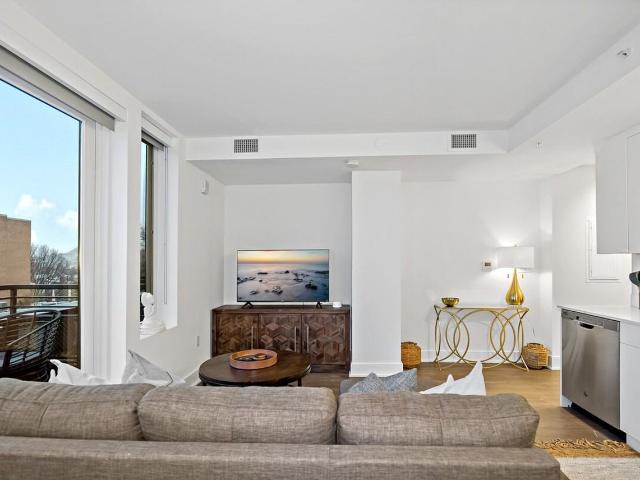 Blueground Washington DC 1 Bedroom Apartment for Rent at 1503 Vermont Ave Nw #1473416P, Washington, DC 20005 Logan Circle Shaw