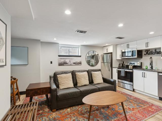 Blueground Washington DC 2 Bedroom Apartment for Rent at 1503 Vermont Ave Nw #1018321P, Washington, DC 20005 Logan Circle Shaw