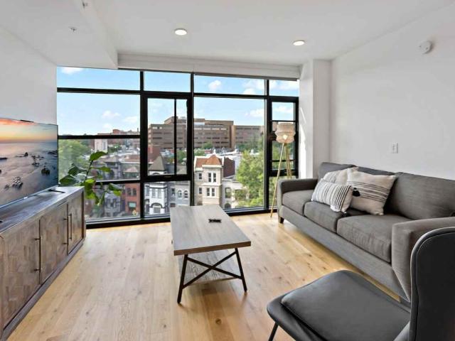 Blueground Washington DC 2 Bedroom Apartment for Rent at 1503 Vermont Ave Nw #1395441P, Washington, DC 20005 Logan Circle Shaw
