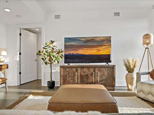 Blueground Washington DC 2 Bedroom Apartment for Rent at 1503 Vermont Ave Nw #1395399P, Washington, DC 20005 Logan Circle Shaw