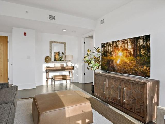 Blueground Washington DC 2 Bedroom Apartment for Rent at 1503 Vermont Ave Nw #1395399P, Washington, DC 20005 Logan Circle Shaw