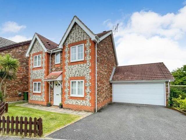 Bluestar Gardens, Grange Park, 4 Bedroom Detached