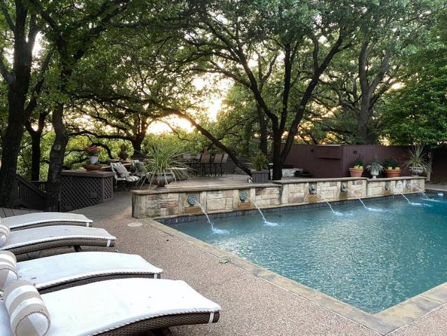 BLUFF VIEW POOLSIDE EXECUTIVE SUITE