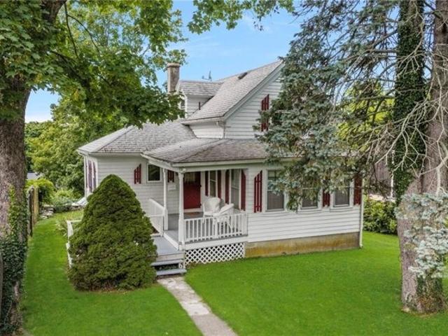 Bluff Ave, Tiverton, Home For Sale