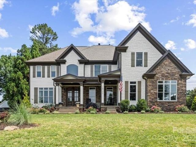 Bluff Point Rd, Cornelius, Home For Sale