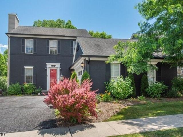 Bluffs Ct, Hamburg, Home For Sale