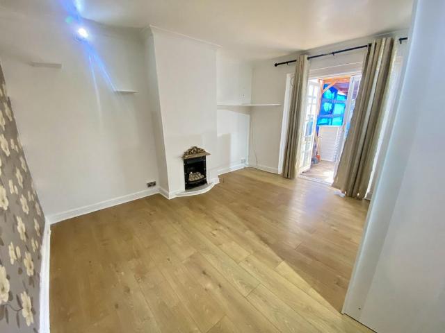 Blundell Road, Edgware, HA8 3 bed terraced house to rent £2,300 pcm £531 pw