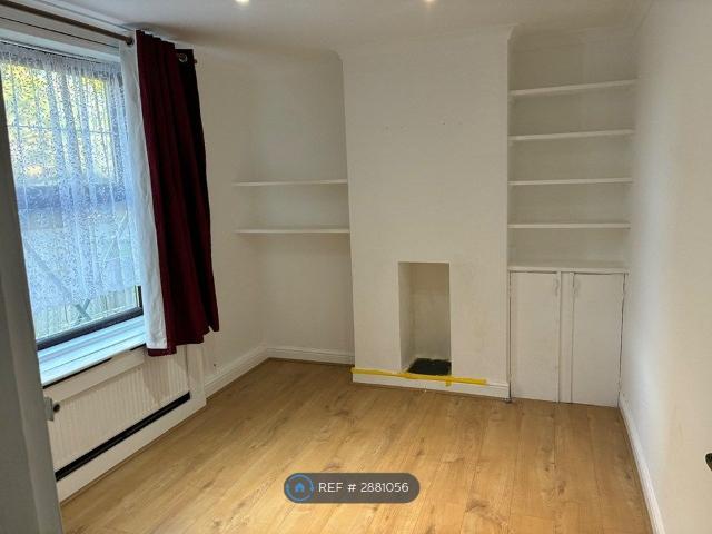 Blundell Road, Edgware HA8, 3 bed terraced house to rent, £2,350 pcm | PrimeLocation
