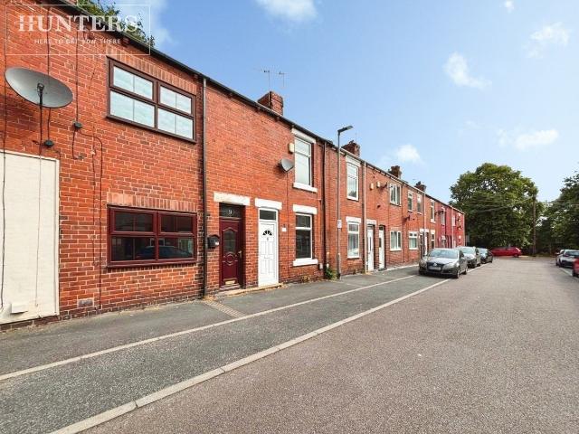 Blundell Road, South Elmsall, Pontefract WF9, 2 bed terraced house to rent, £750 pcm | PrimeLocation