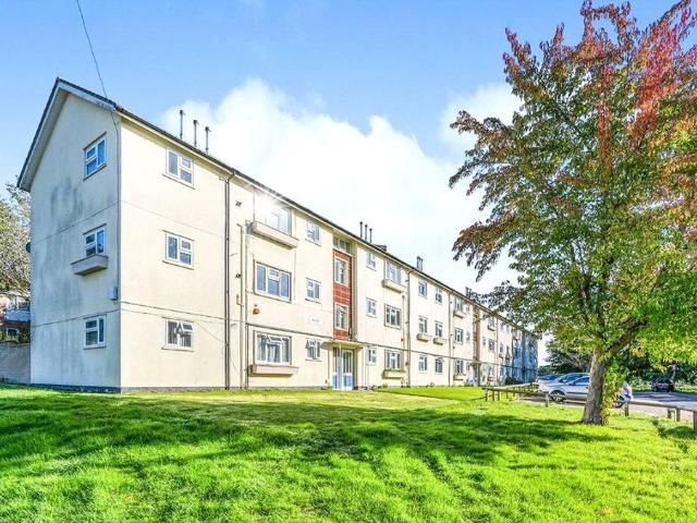 Blyth Close, Hampshire SO16 2 bed flat to rent £1,150 pcm £265 pw