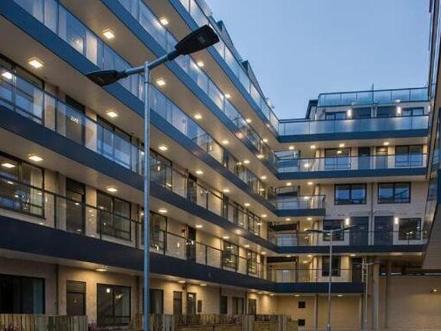 Blyth Road, Hayes, 2 Bedroom Flat