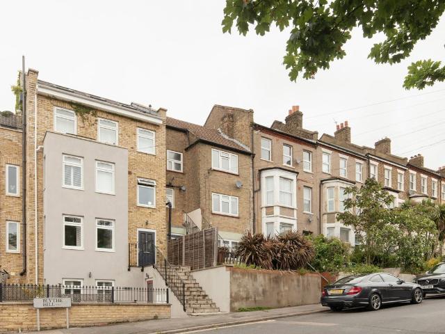 Blythe Hill, London SE6, 2 bed flat to rent, £2,200 pcm | PrimeLocation