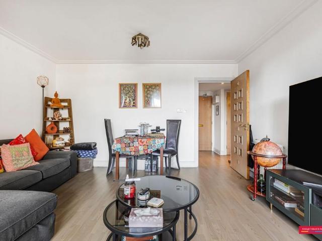 Blythe Road, West Kensington, London. 1 bed flat to rent £2,600 pcm £600 pw