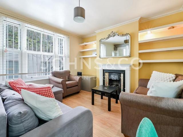 Blythe Road, Hammersmith, London, W14 2 bed apartment to rent £2,448 pcm £565 pw