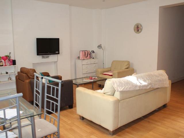 Blythe Road, Kensington Olympia, London W14, 2 bed flat to rent, £1,975 pcm | PrimeLocation