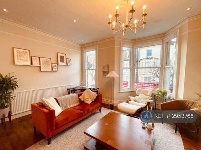 Blythe Road, London, W14 1 bed flat to rent £2,200 pcm £508 pw