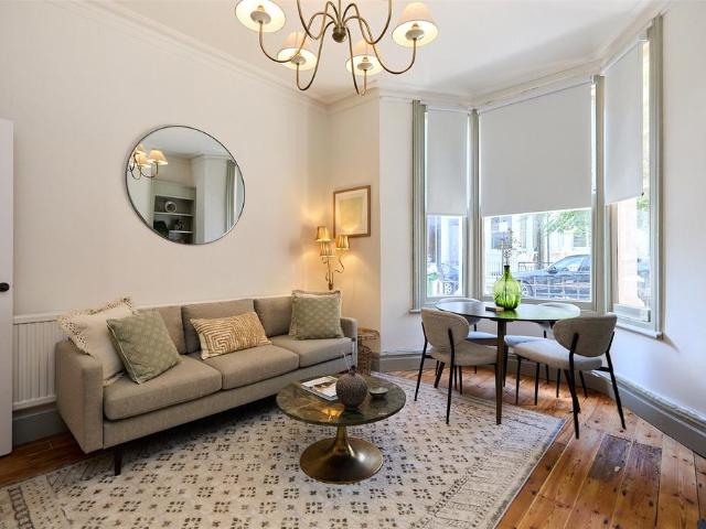 Blythe Road, London, W14 2 bed flat to rent £4,200 pcm £969 pw