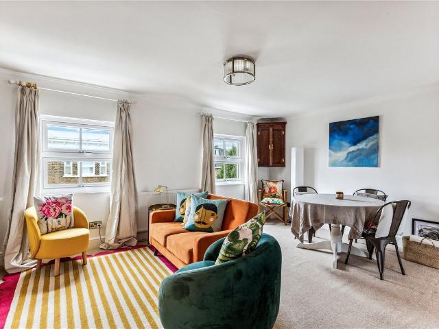 Blythe Road, London W14, 3 bed flat to rent, £3,500 pcm | PrimeLocation