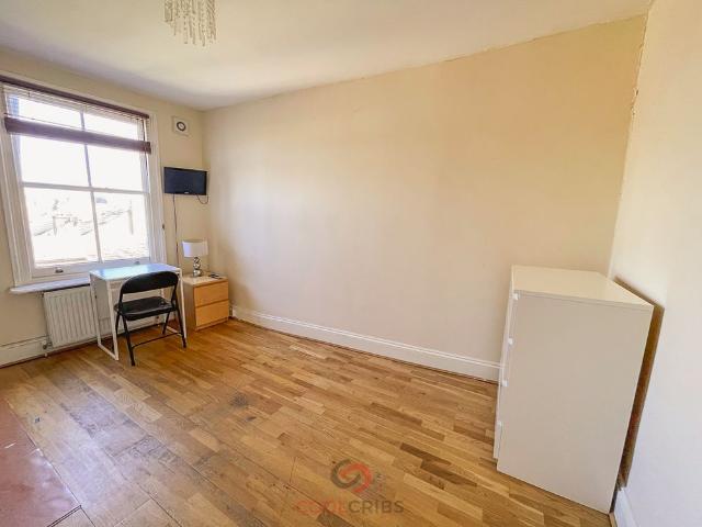 Blythe Road, Shepherds Bush, W14
