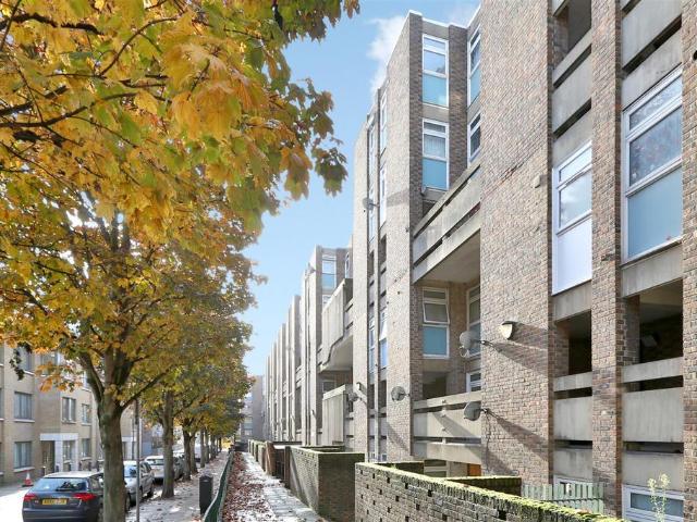 Blythendale House, Mansford Street. Studio to rent £1,600 pcm £369 pw