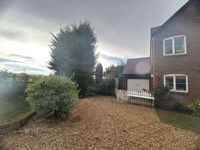 Bmnt Hall Cottages, Redbourn, AL3