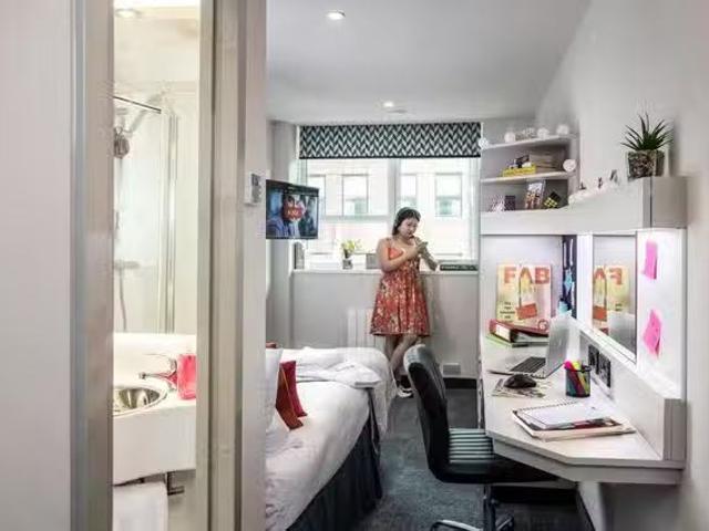 Brotherton House Gold En suite Serviced Apartment