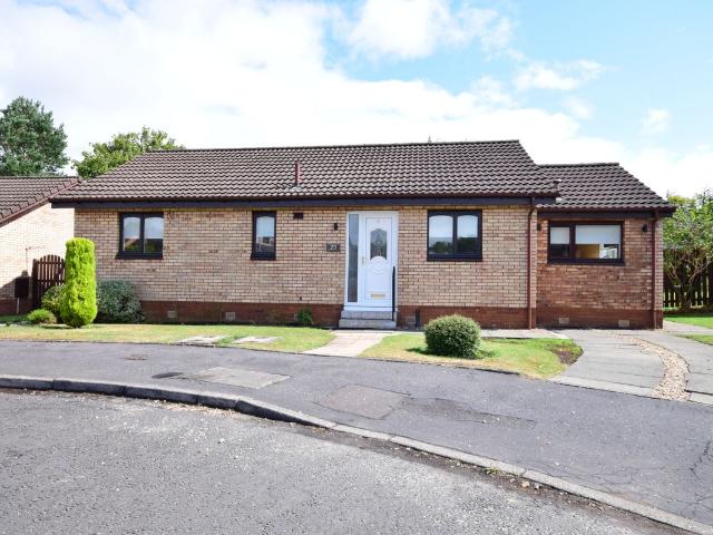 Broughton Place, Hamilton ML3, 2 bed bungalow to rent, £1,600 pcm | PrimeLocation