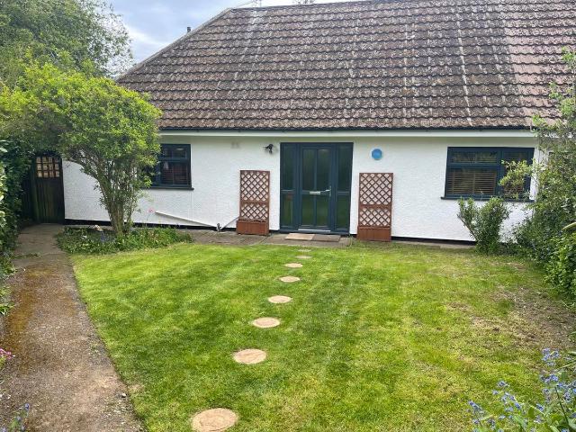 Broughton Drive, Nottingham NG8, 2 bed bungalow to rent, £1,250 pcm | PrimeLocation