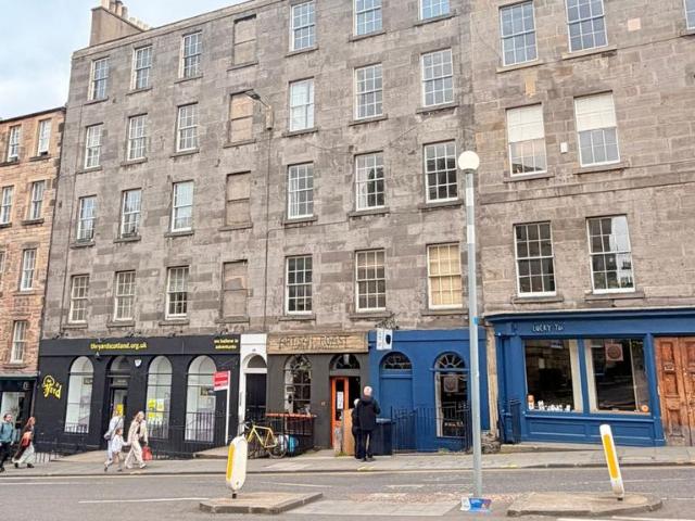 Broughton Street, Edinburgh, EH1 3 bed flat to rent £3,300 pcm £762 pw