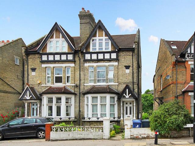 Broughton Road W13, 1 bed flat to rent, £1,500 pcm | PrimeLocation