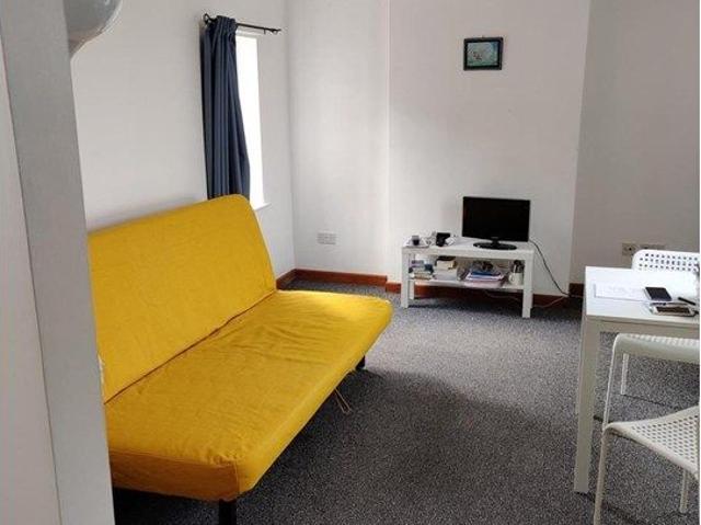 Broughton Road, Banbury OX16, Studio to rent, £845 pcm | PrimeLocation