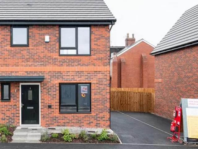 Broughton Road East, Salford, M6 6GL, United Kingdom | 3 bed house for rent #137559575 | Rentberry