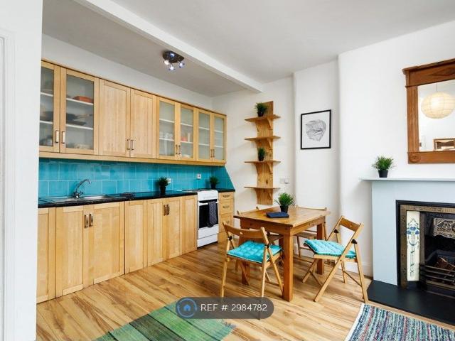 Broughton Road, Edinburgh EH7, 1 bed flat to rent, £1,395 pcm | PrimeLocation