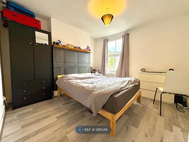Broughton Road, London SW6, Room to rent, £1,050 pcm | PrimeLocation
