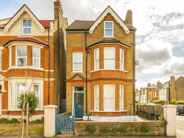Broughton Road, London W13 Studio to rent £1,252 pcm £289 pw