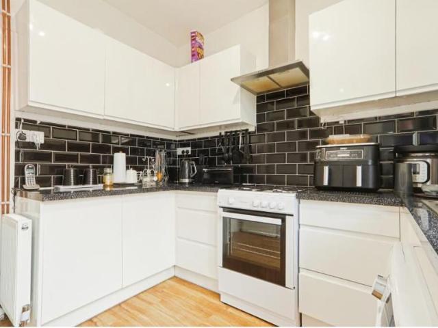 Broughton Terrace, Leeds LS9, 3 bed terraced house to rent, £975 pcm | PrimeLocation