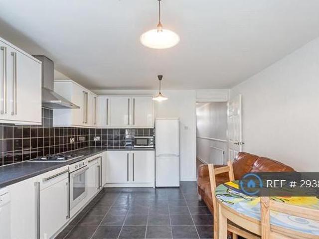 Brough Close, London, SW8 4 bed end of terrace house to rent £4,200 pcm £969 pw