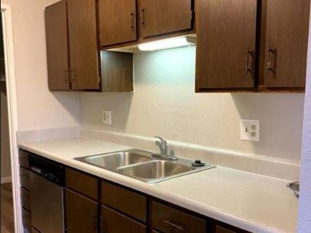 Brougham Estates II 2 Bedroom Apartment for Rent at 1711 N 73rd Ter, Kansas City, KS 66112 Victory Hills