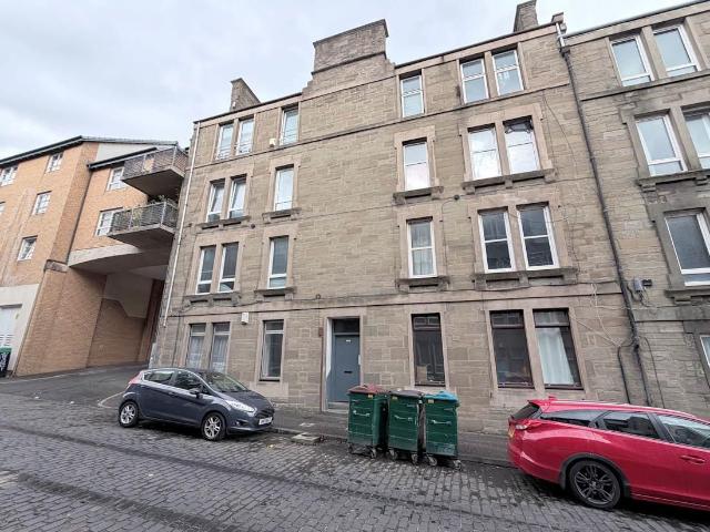 Brown Constable Street, Dundee DD4, 2 bed flat to rent, £650 pcm | PrimeLocation