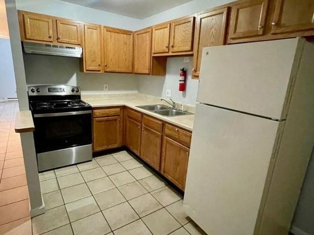 Brown Estates 2 Bedroom Apartment for Rent at 3570/3574 McHenry Ave, Cincinnati, OH 45225 Camp Washington