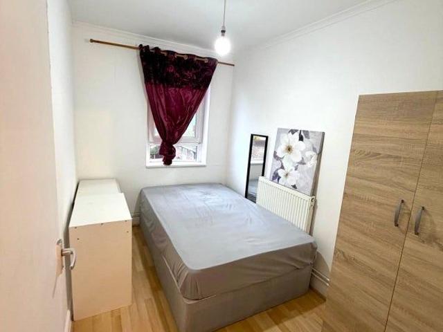 Brownfield Street, London E14, Room to rent, £850 pcm | PrimeLocation