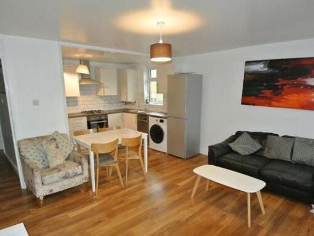Brownhill Road, London, 2 Bedroom Flat