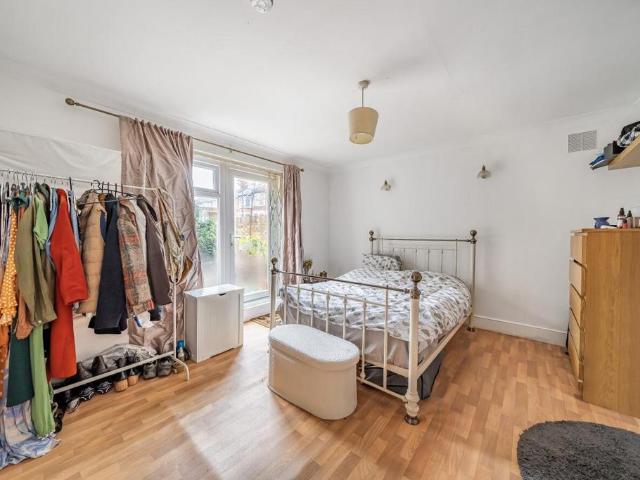 Brownhill Road, London, SE6 1 bed flat to rent £1,575 pcm £363 pw
