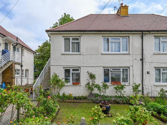 Browning Avenue, W7, Hanwell, London, W7 2 bed flat to rent £3,250 pcm £750 pw