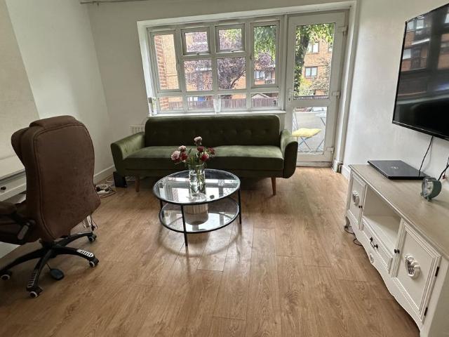 Browning House, Stoke Newington N16, 3 bed flat to rent, £3,000 pcm | PrimeLocation