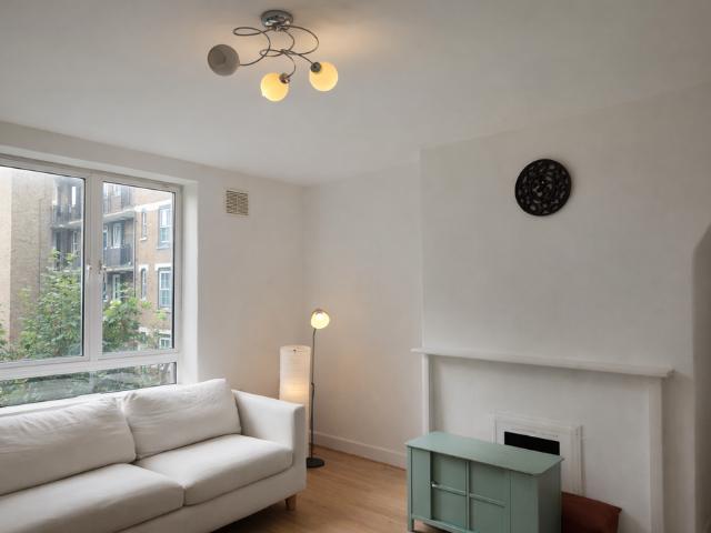 Browning Street, Elephant and Castle. 4 bed flat to rent £3,397 pcm £784 pw