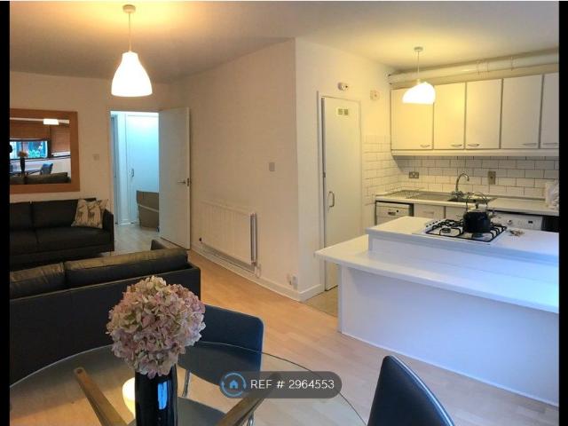 Brownlow Mews, London WC1N, 1 bed flat to rent, £2,700 pcm | PrimeLocation